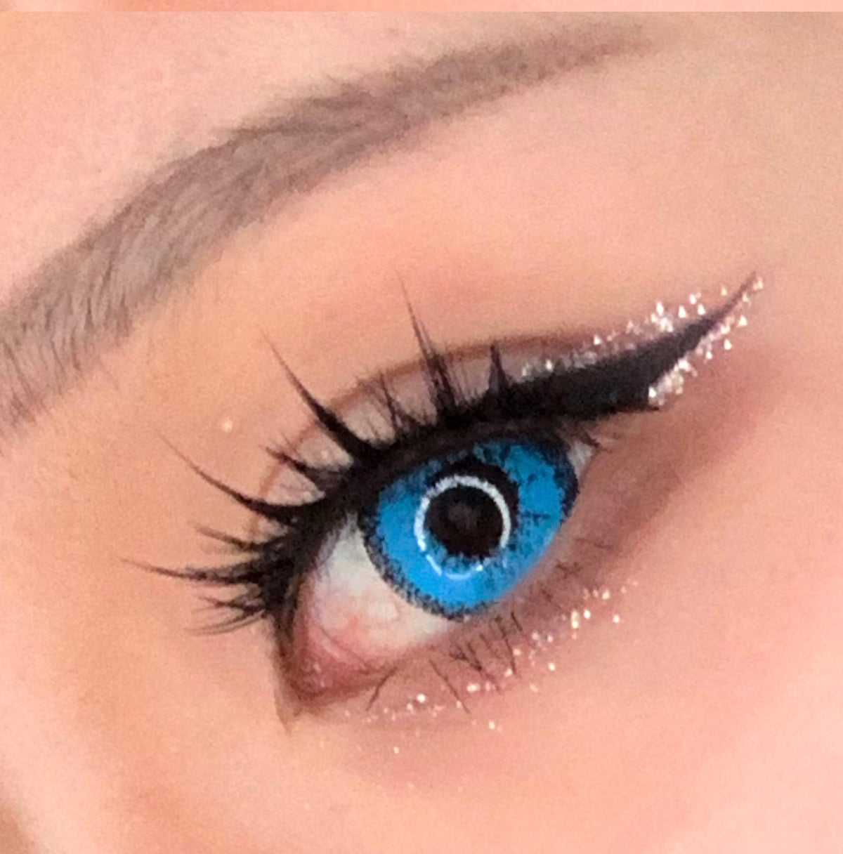 Vivid Brilliant Blue Contacts – Bright Blue Cosplay Eye Lenses